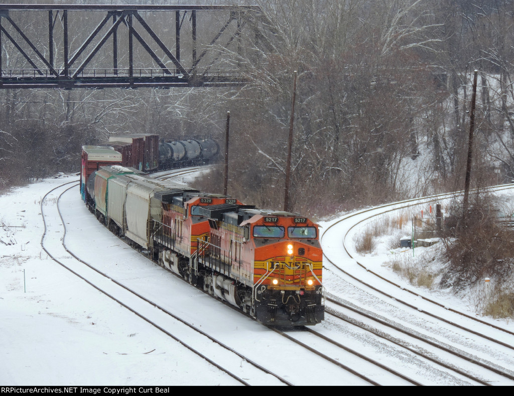 BNSF 5217 and 5328 (2)
